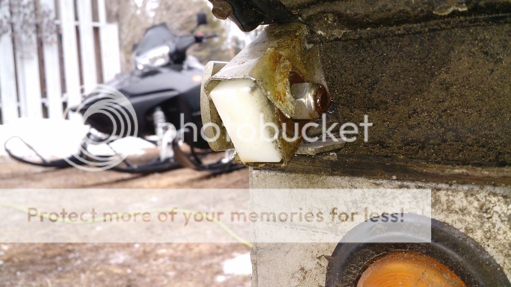 Clam shell hinge repair | Hardcore Sledder